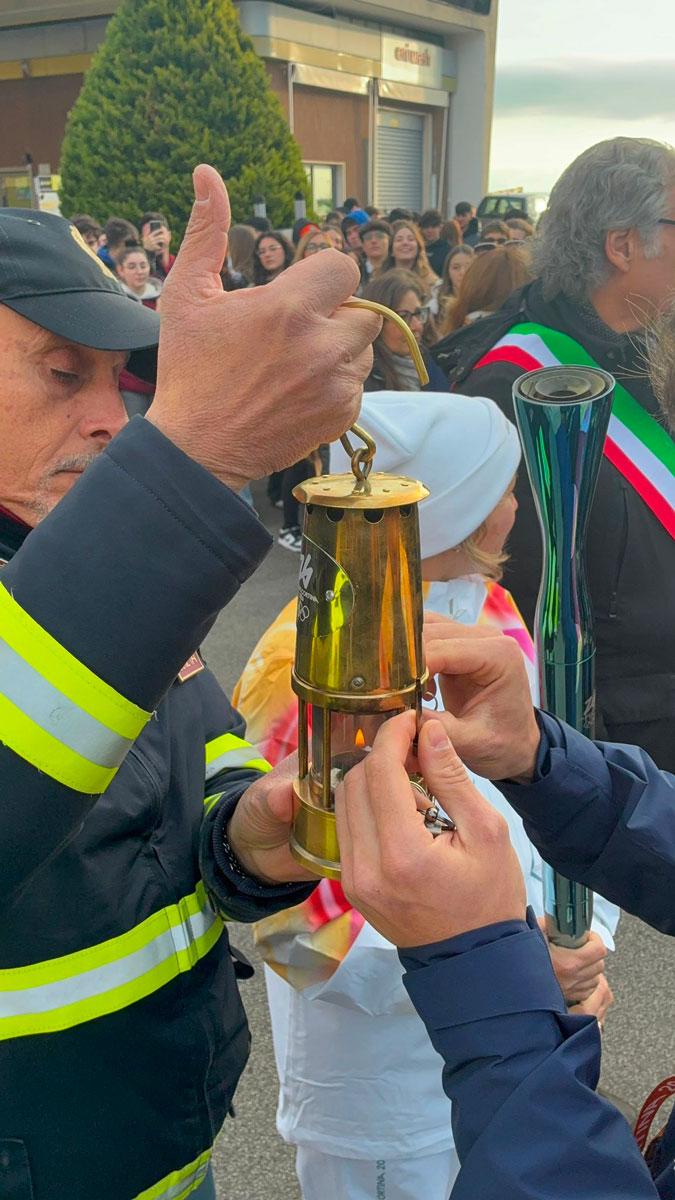 La fiaccola olimpica illumina Castelvetrano e Selinunte